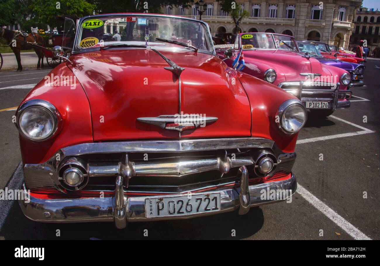 Autos in cuba hi-res stock photography and images - Alamy