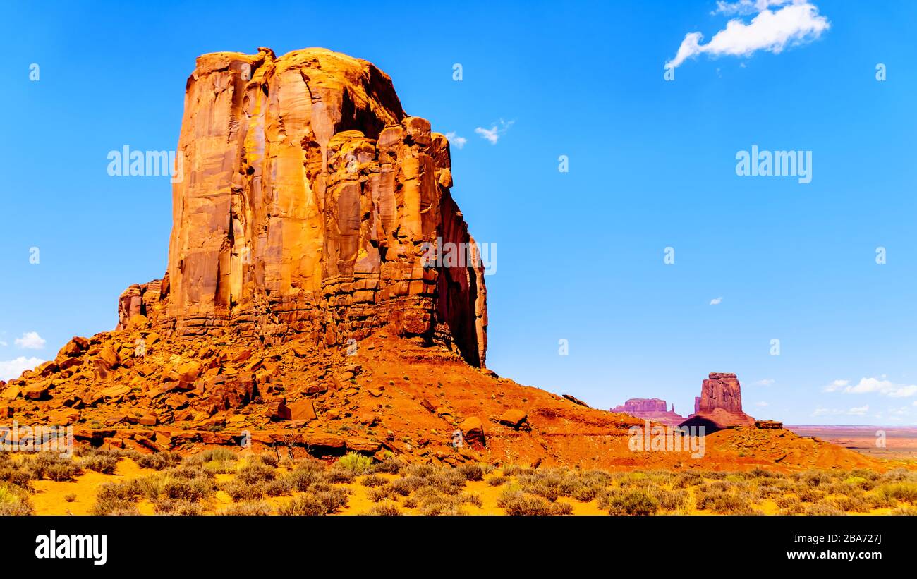 The sandstone formation of Cly Butte in the desert landscape of ...