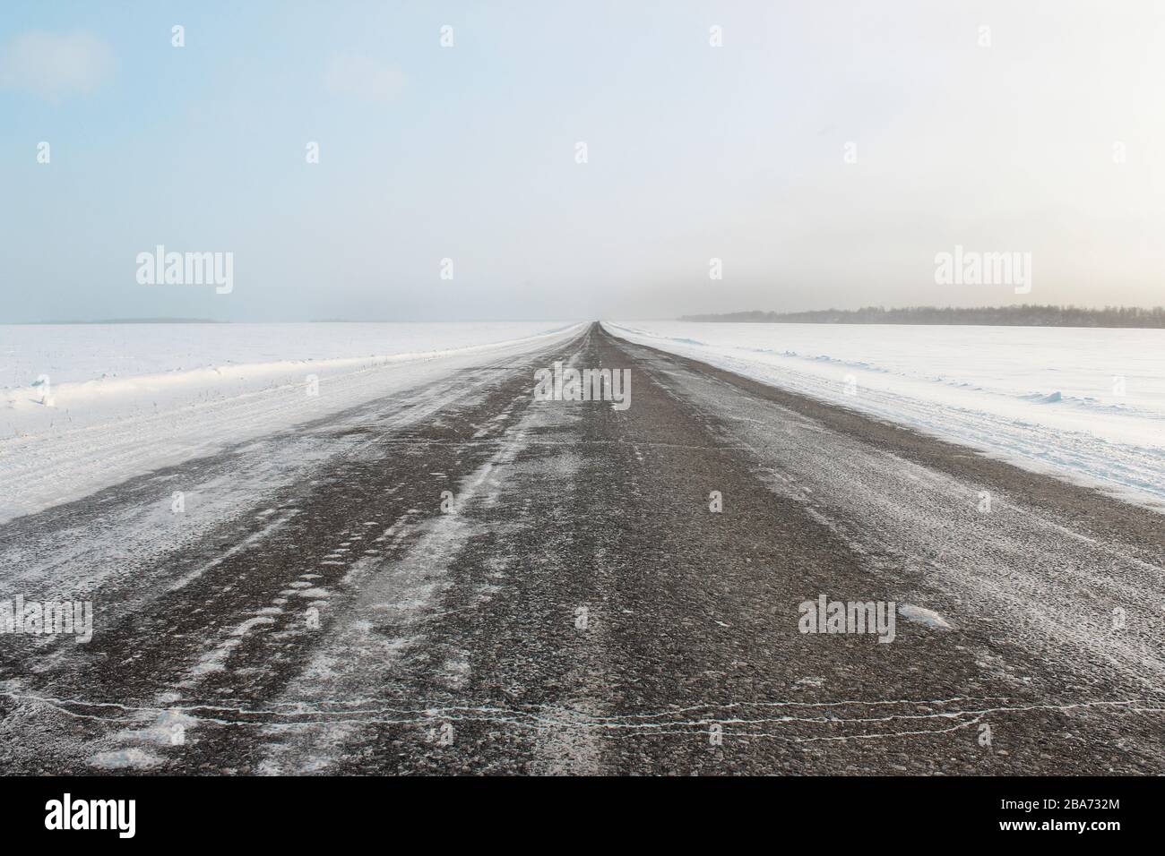 Rural snowy road hi-res stock photography and images - Alamy
