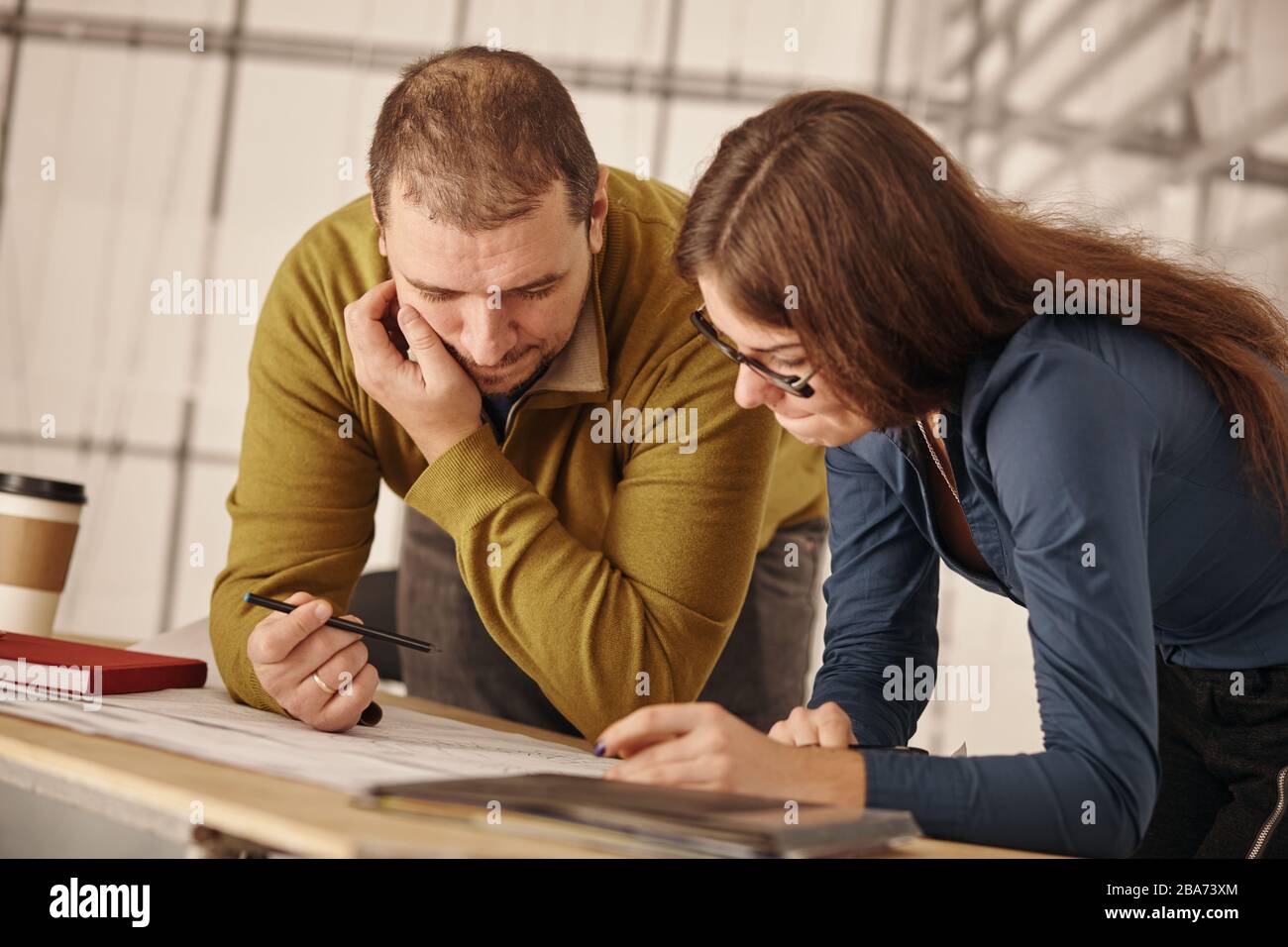 communicating partners at a business meeting Stock Photo - Alamy