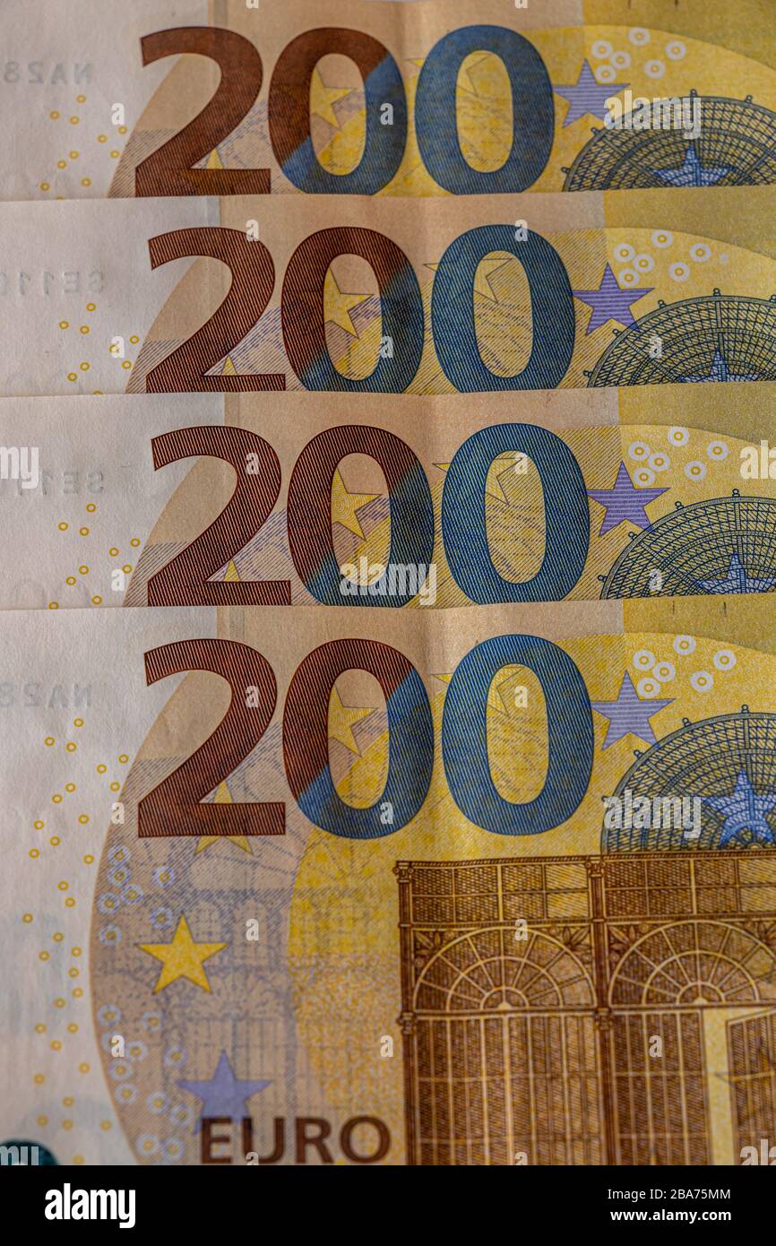 200 euro notes hi-res stock photography and images - Alamy