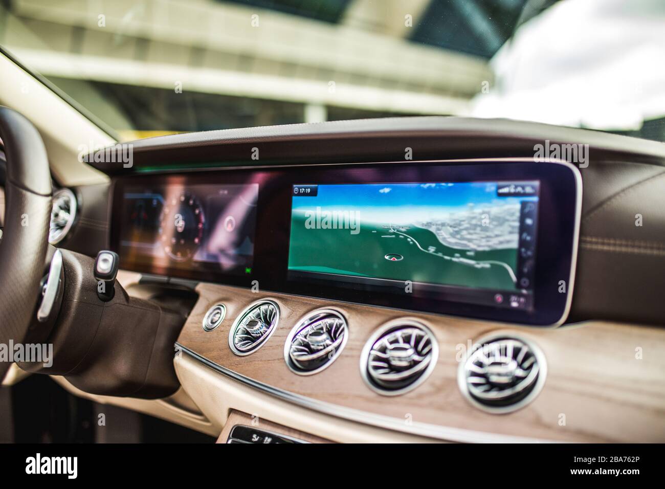 Interior navigation hi-res stock photography and images - Alamy