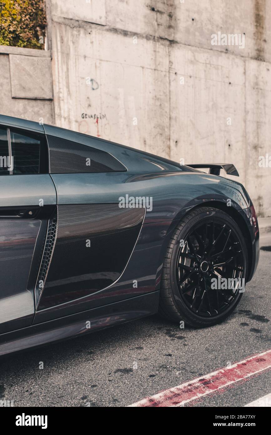 Dark grey car hi-res stock photography and images - Alamy