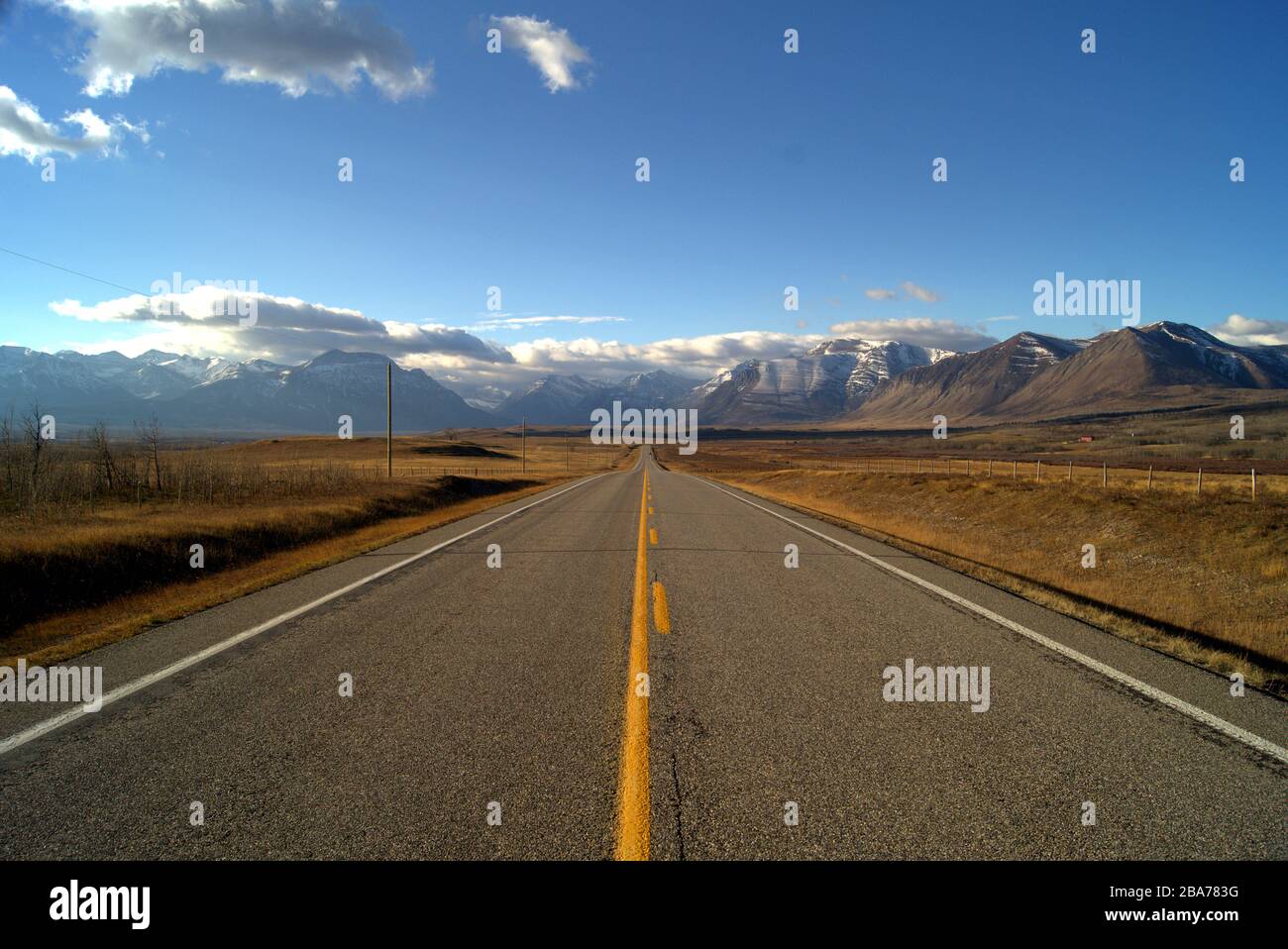 Prairie road hi-res stock photography and images - Alamy