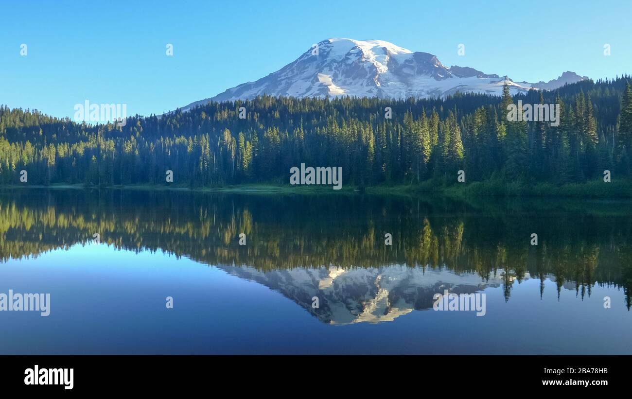 View of mt rainier hi-res stock photography and images - Alamy
