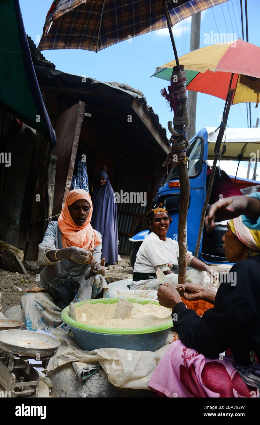 The vibrant Waliso market in Oromia, Ethiopia Stock Photo - Alamy
