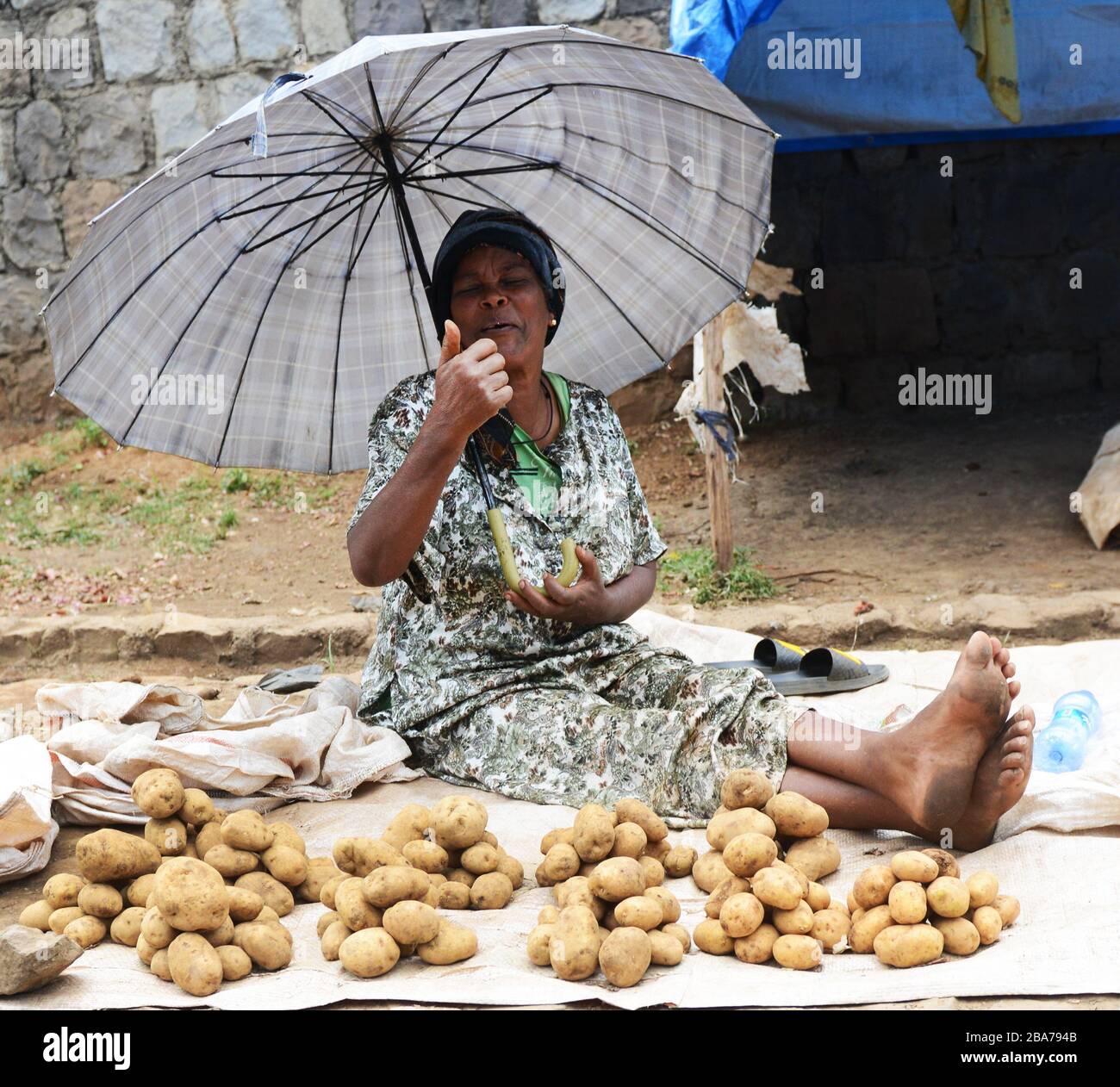 The vibrant market in Waliso, Oromia, Ethiopia Stock Photo - Alamy