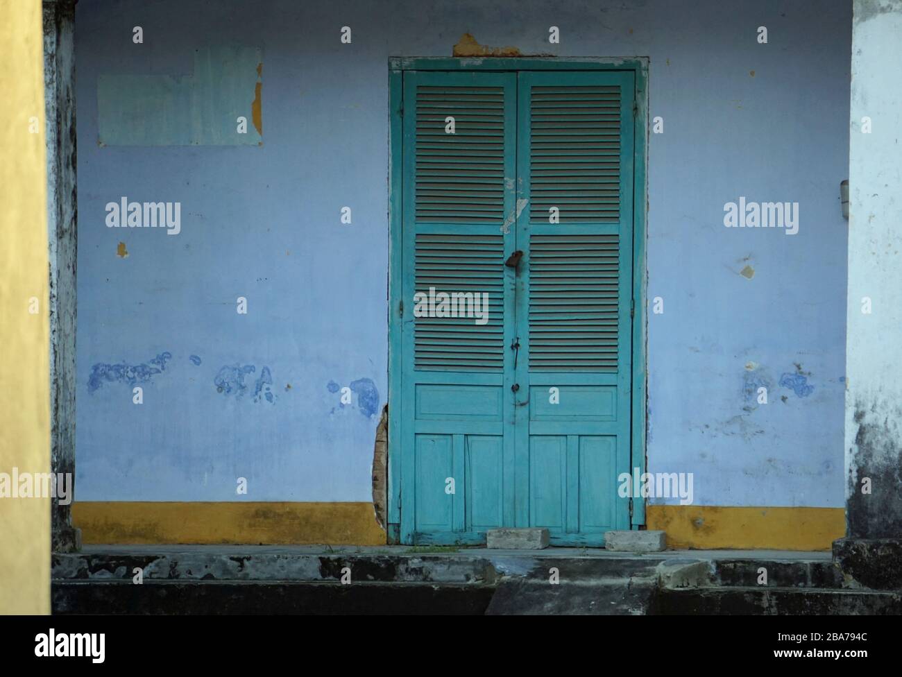 simple life in a residential area in hue Stock Photo - Alamy