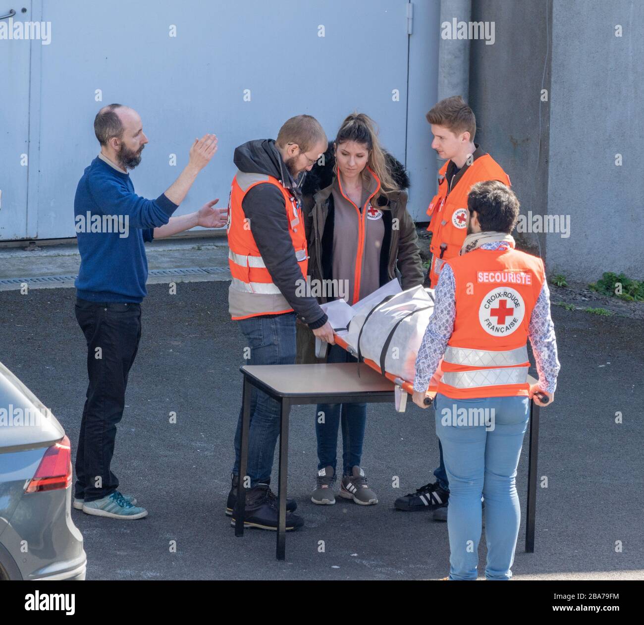French Red Cross emergency response training in Tours amid COVID-19 ...