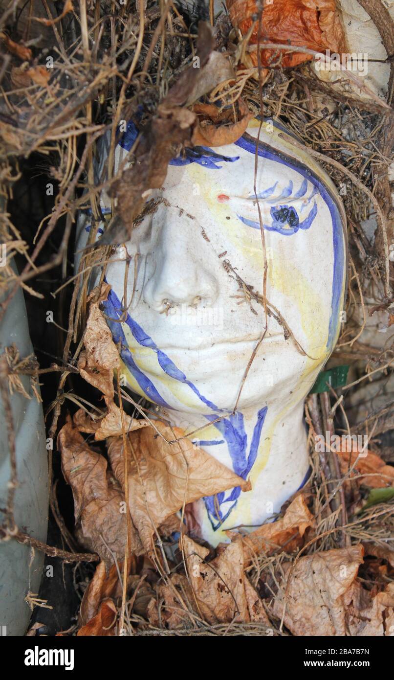 Hidden face hi-res stock photography and images - Alamy