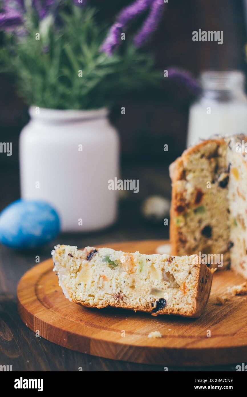 Cake divided hi-res stock photography and images - Alamy