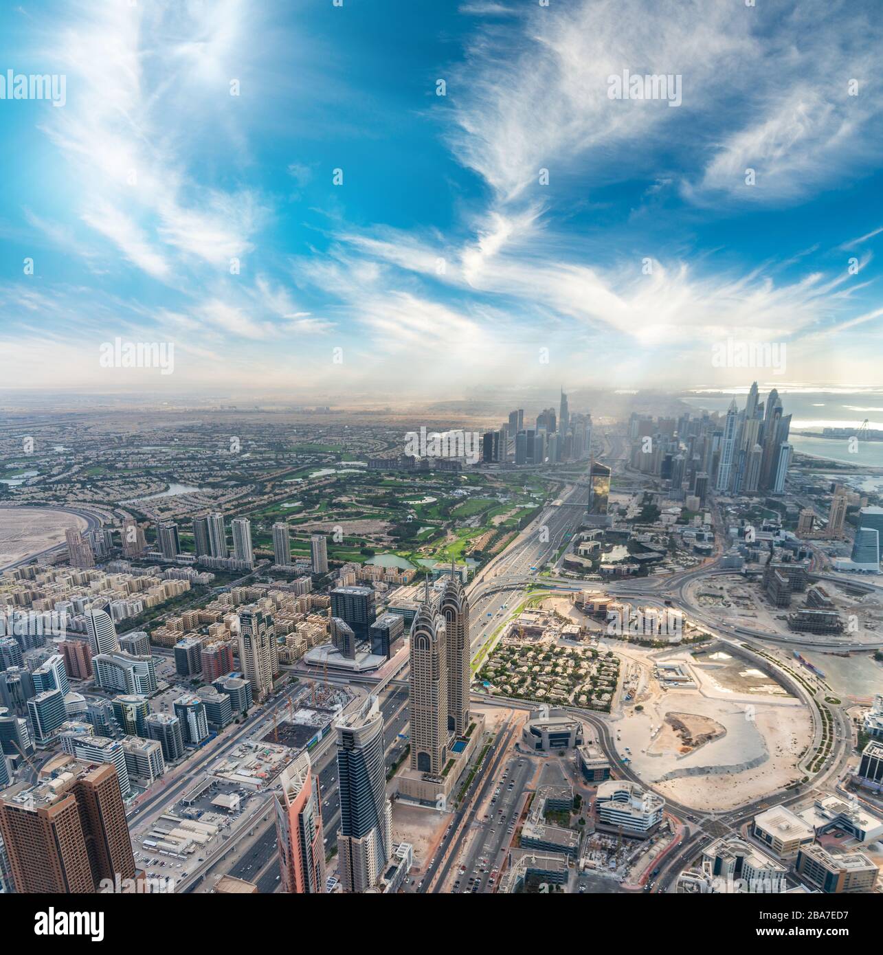 Aerial panorama downtown dubai office hi-res stock photography and ...