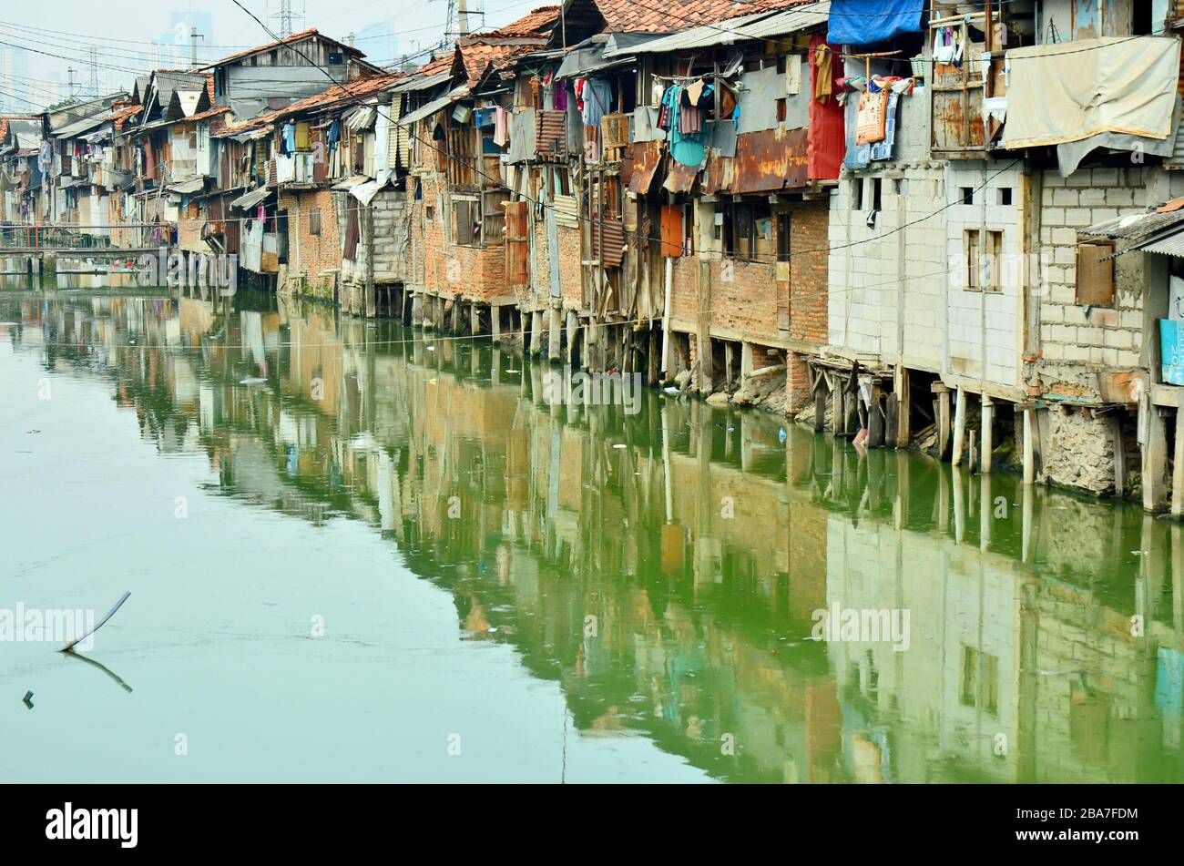 Slum house hi-res stock photography and images - Alamy