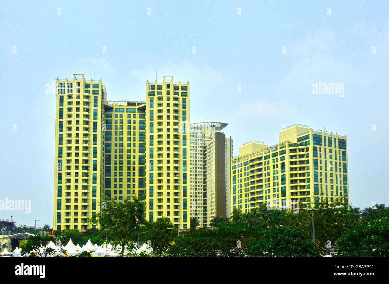 City building in Jakarta Stock Photo - Alamy