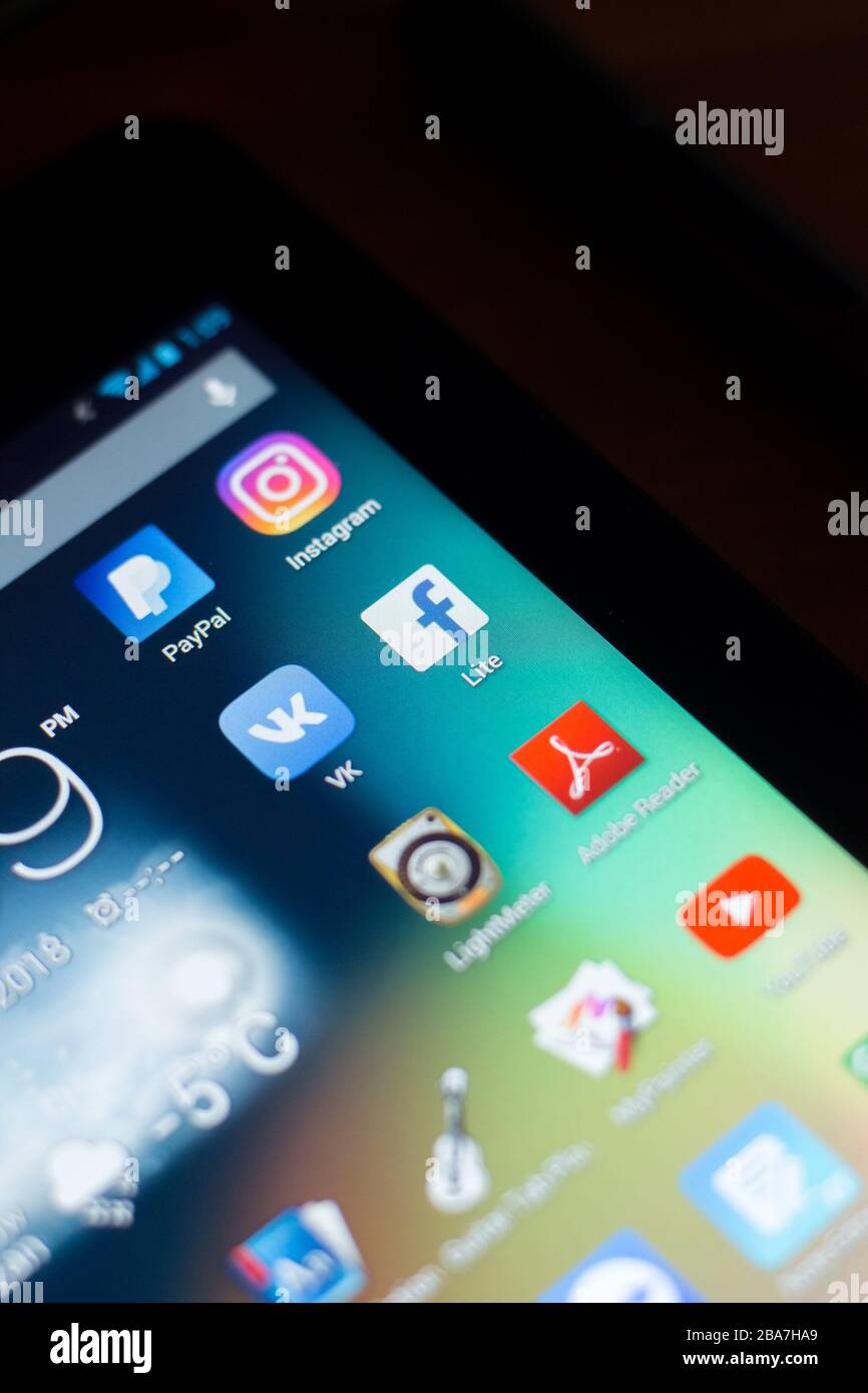 Icons icon facebook tablet ipad hi-res stock photography and images - Alamy