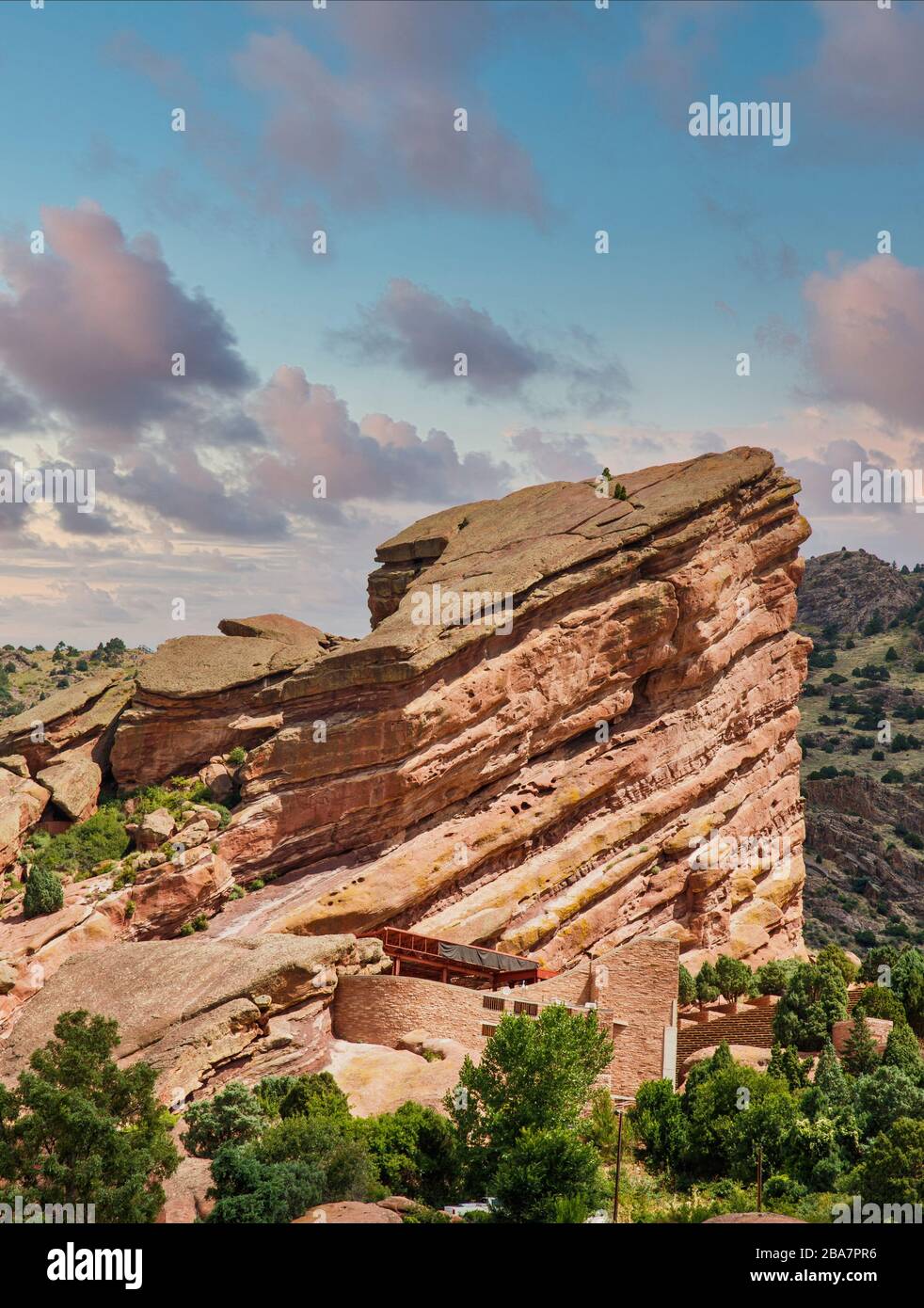 Giant red rock formation hi-res stock photography and images - Alamy
