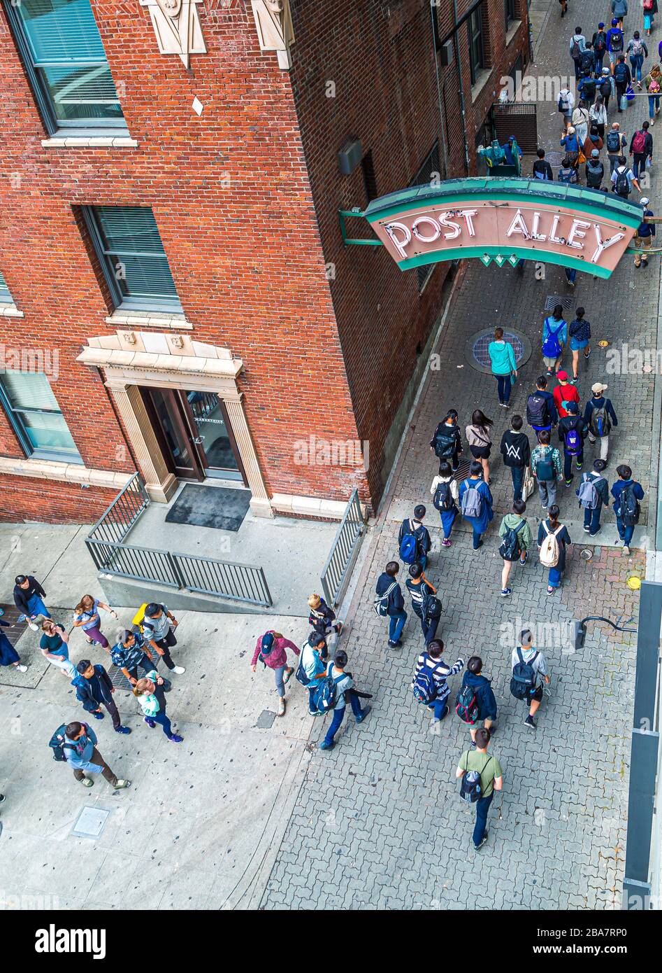 Crowd entering hi-res stock photography and images - Alamy