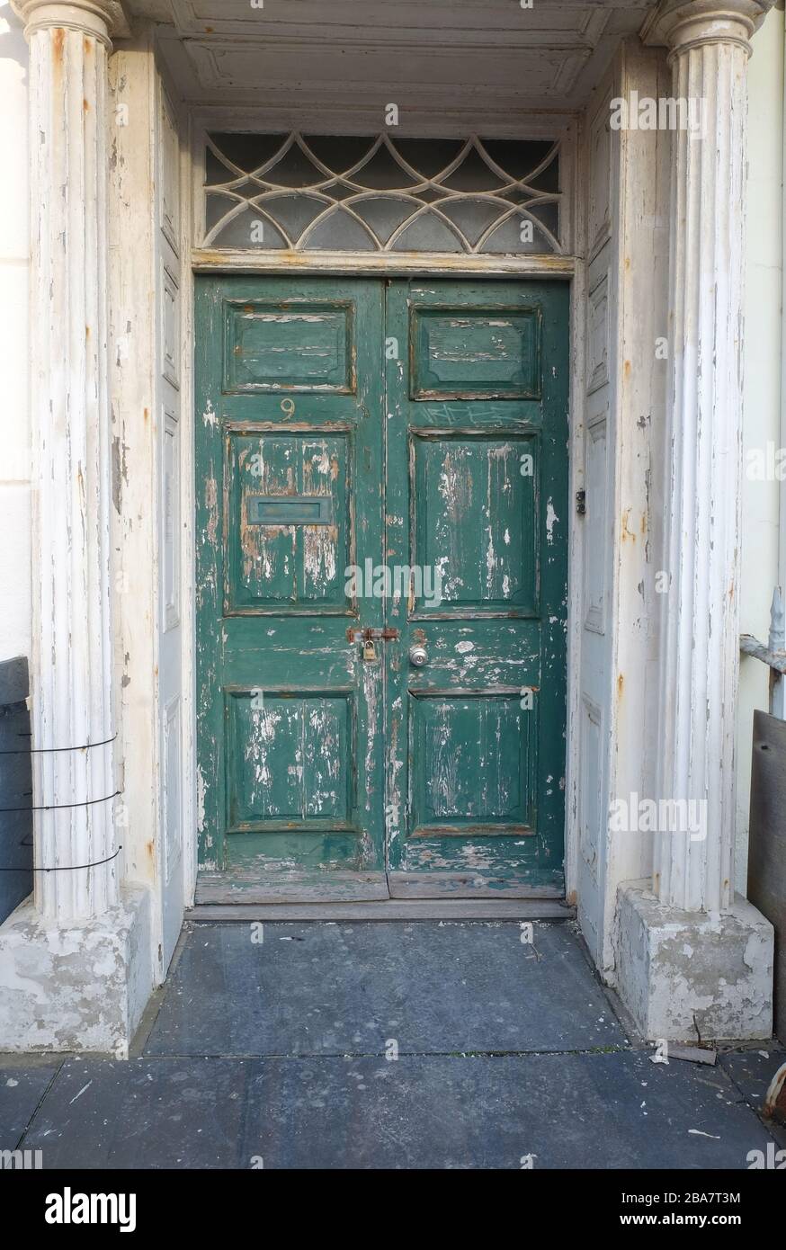 Door threshold paint hi-res stock photography and images - Alamy