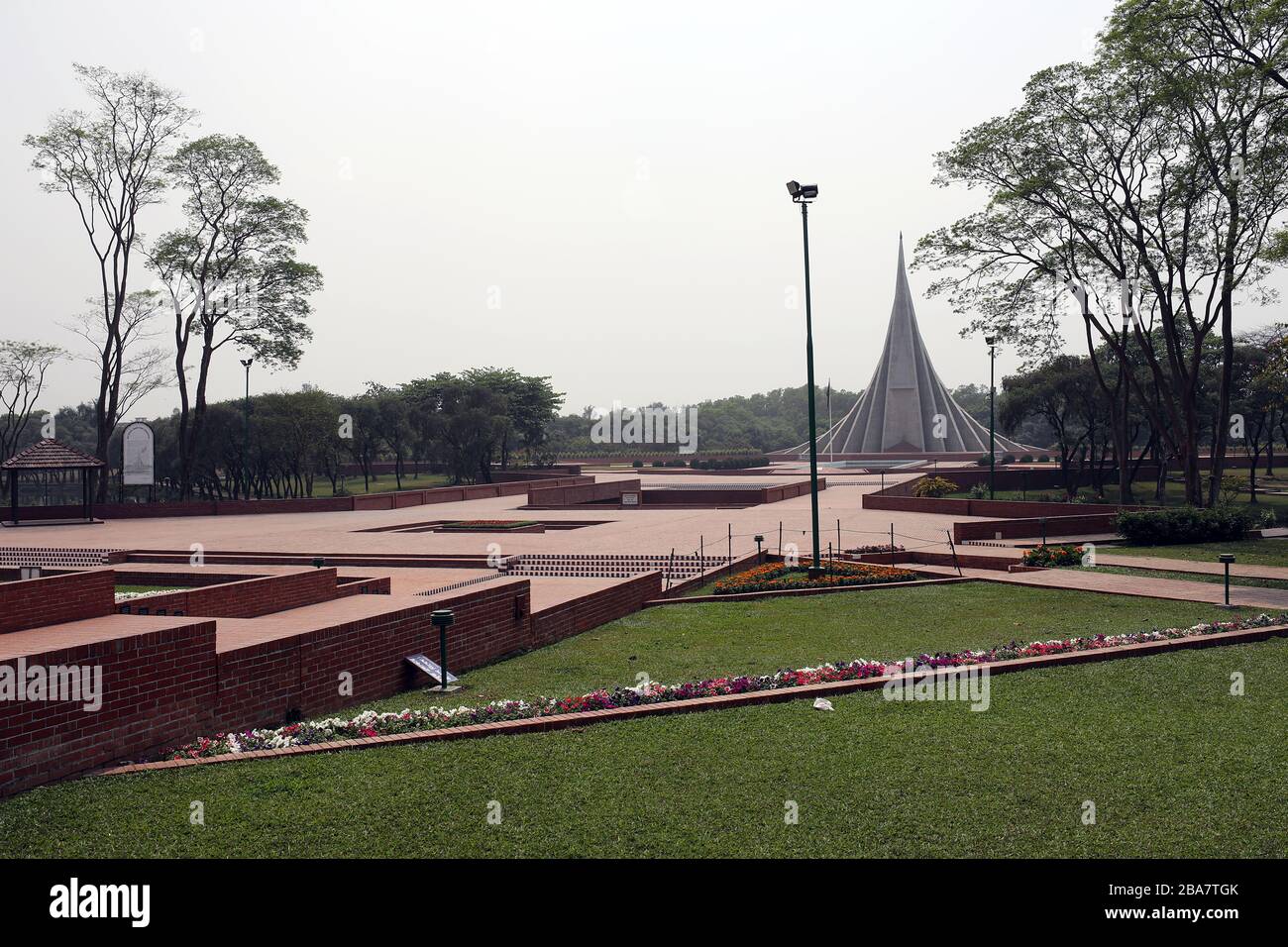 National memorial savar hi-res stock photography and images - Alamy