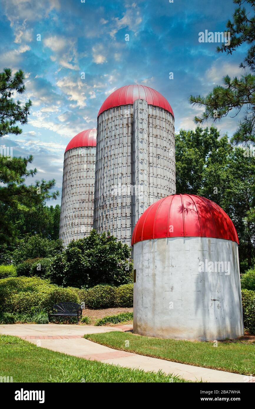 Three silos hi-res stock photography and images - Alamy