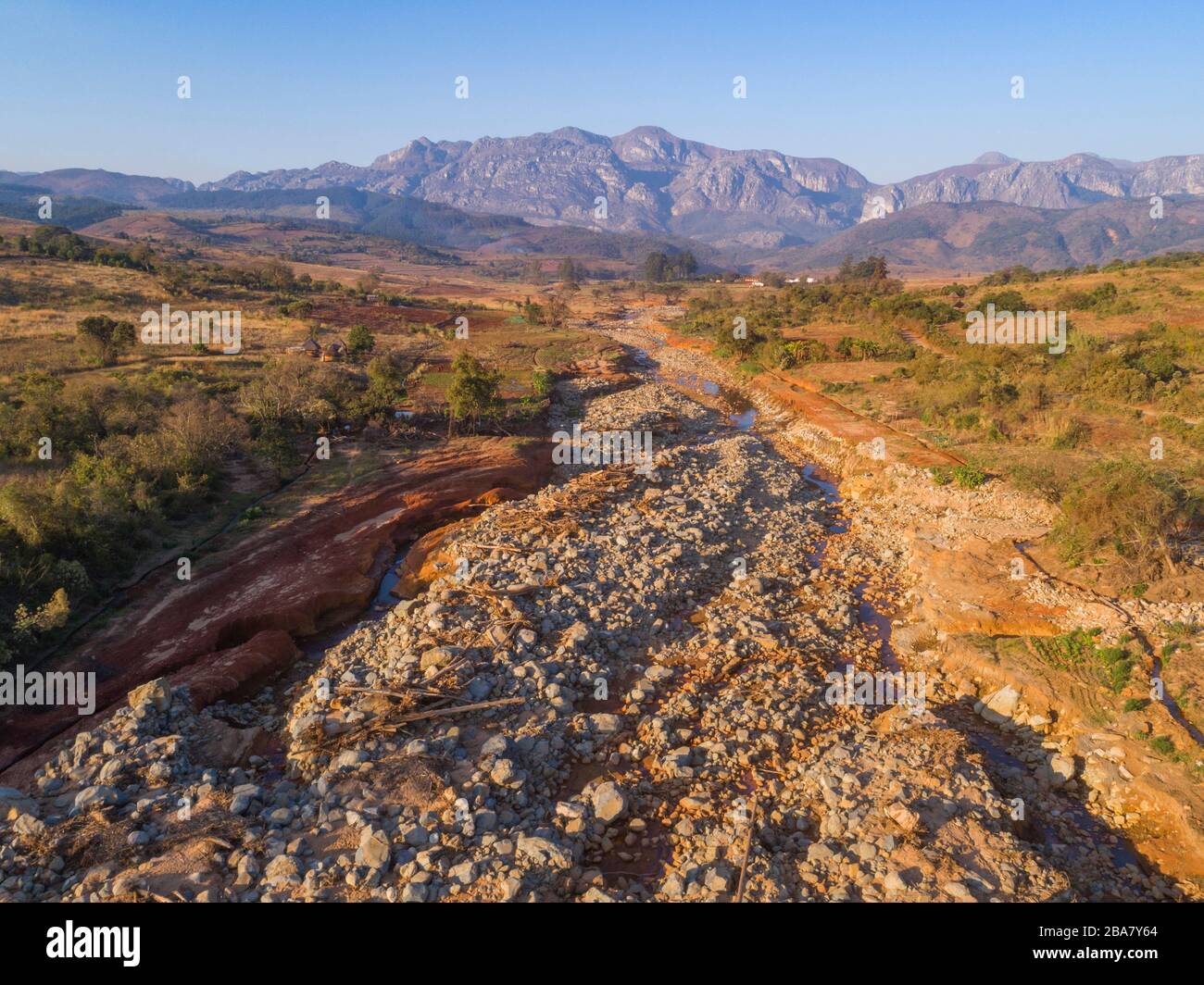 Destruction caused by cyclone Idai in Zimbabwe's Chimanimani Stock ...