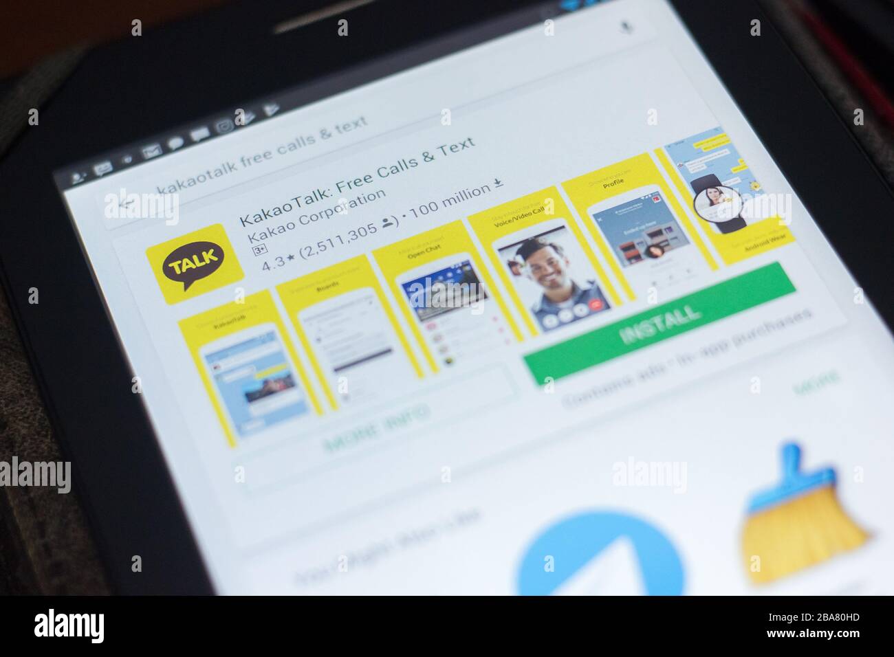 Kakaotalk logo hi-res stock photography and images - Alamy