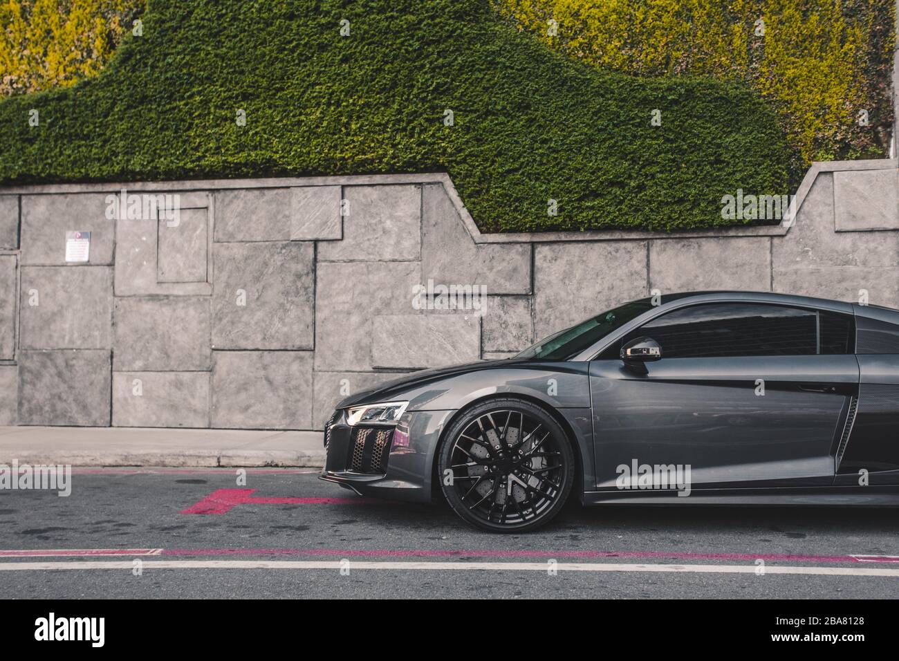 Dark grey car hi-res stock photography and images - Alamy