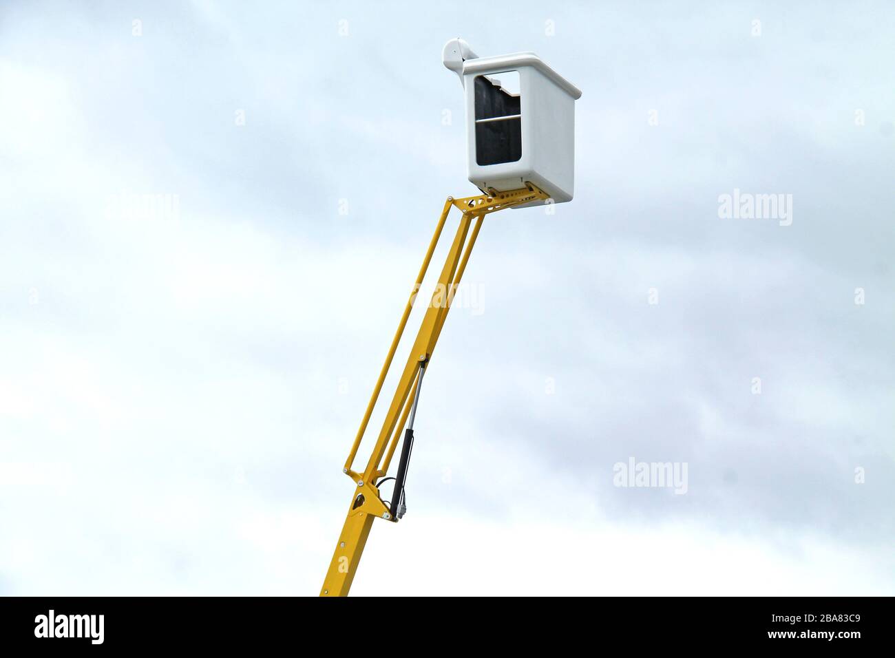 High reach platform hi-res stock photography and images - Alamy