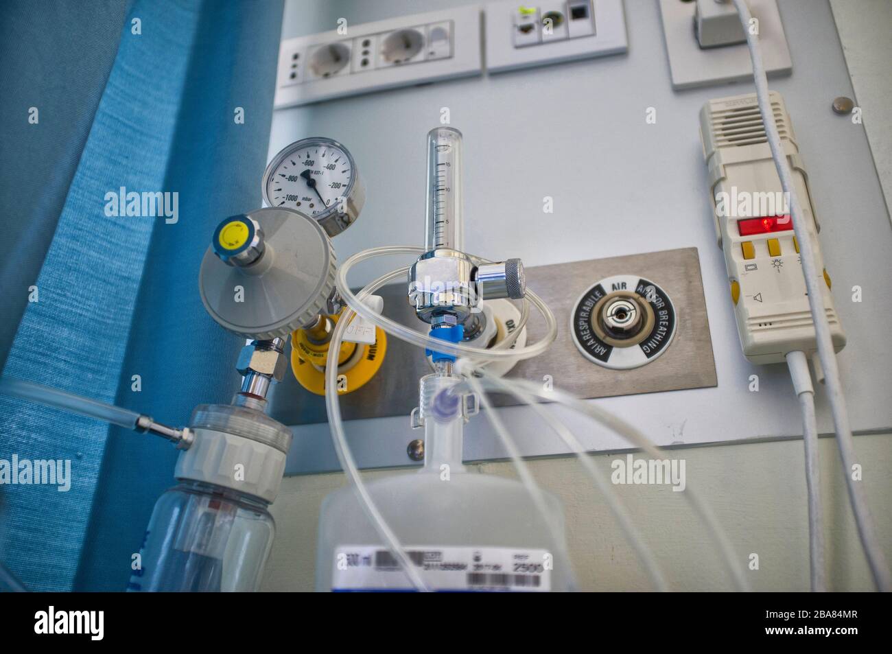 Oxygen flow meter hi-res stock photography and images - Alamy