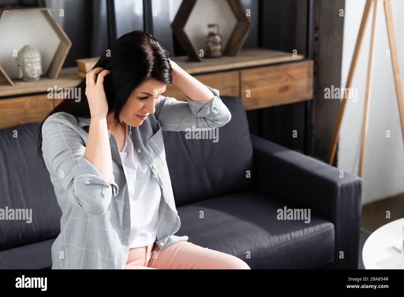 Woman head scratch hi-res stock photography and images - Alamy
