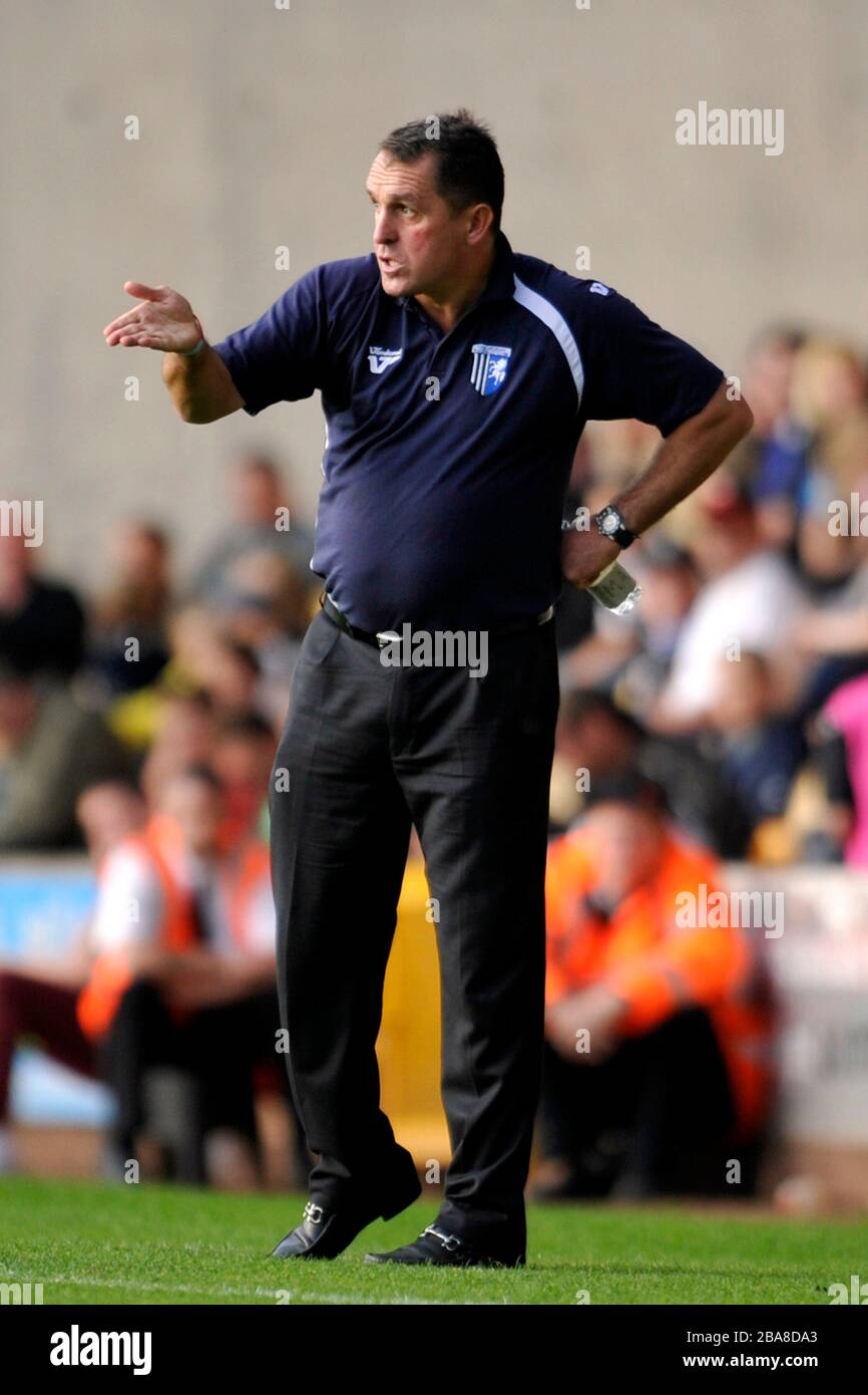Gillingham manager hi-res stock photography and images - Alamy