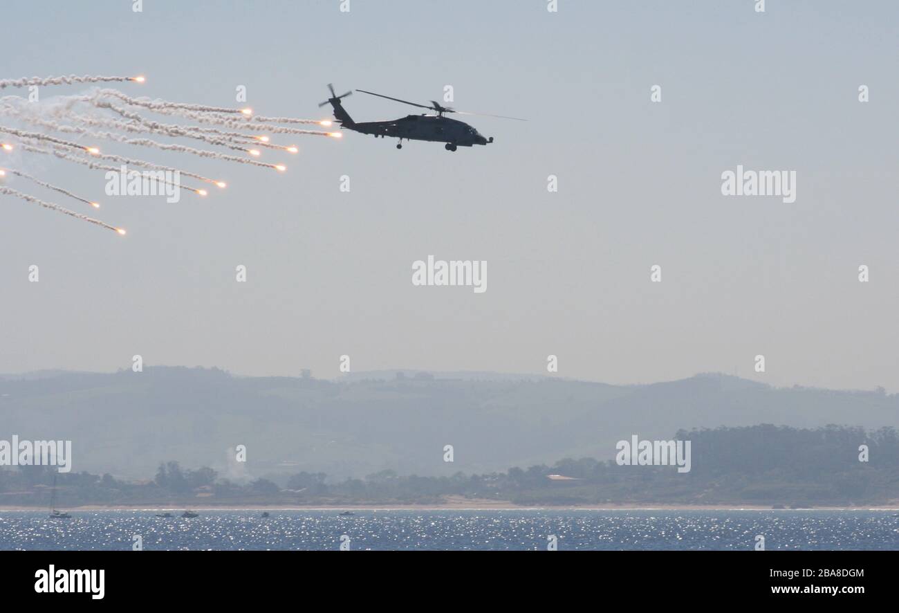 Firing defensive flares hi-res stock photography and images - Alamy