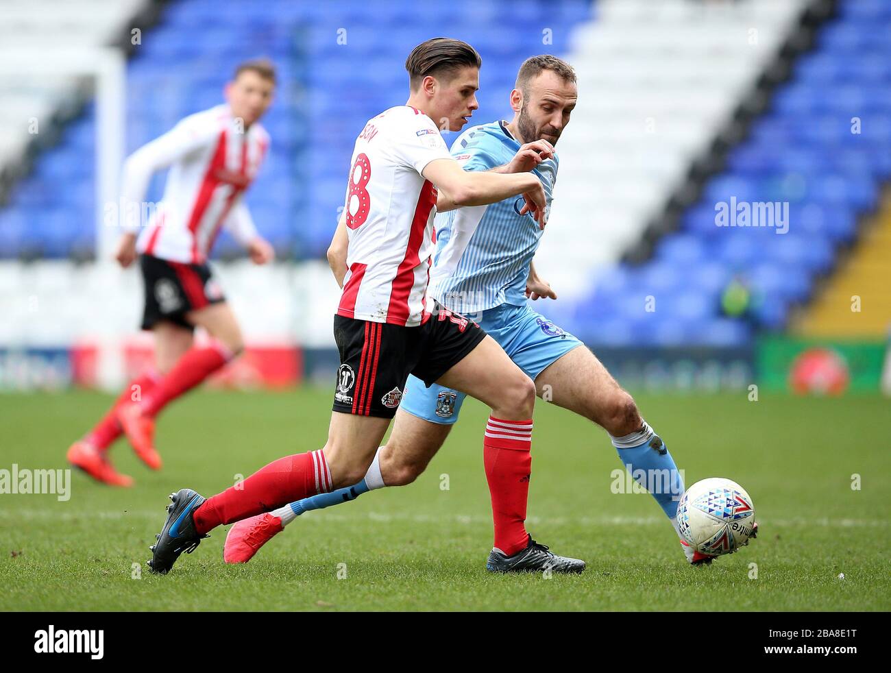 Coventry City's Liam Kelly (right) and Sunderland's George Dobson ...