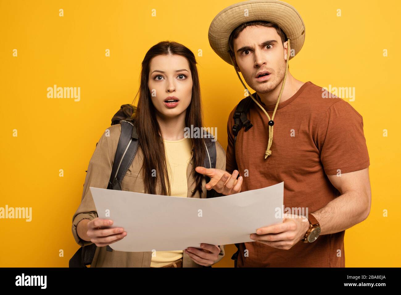 Confused man map hi-res stock photography and images - Alamy