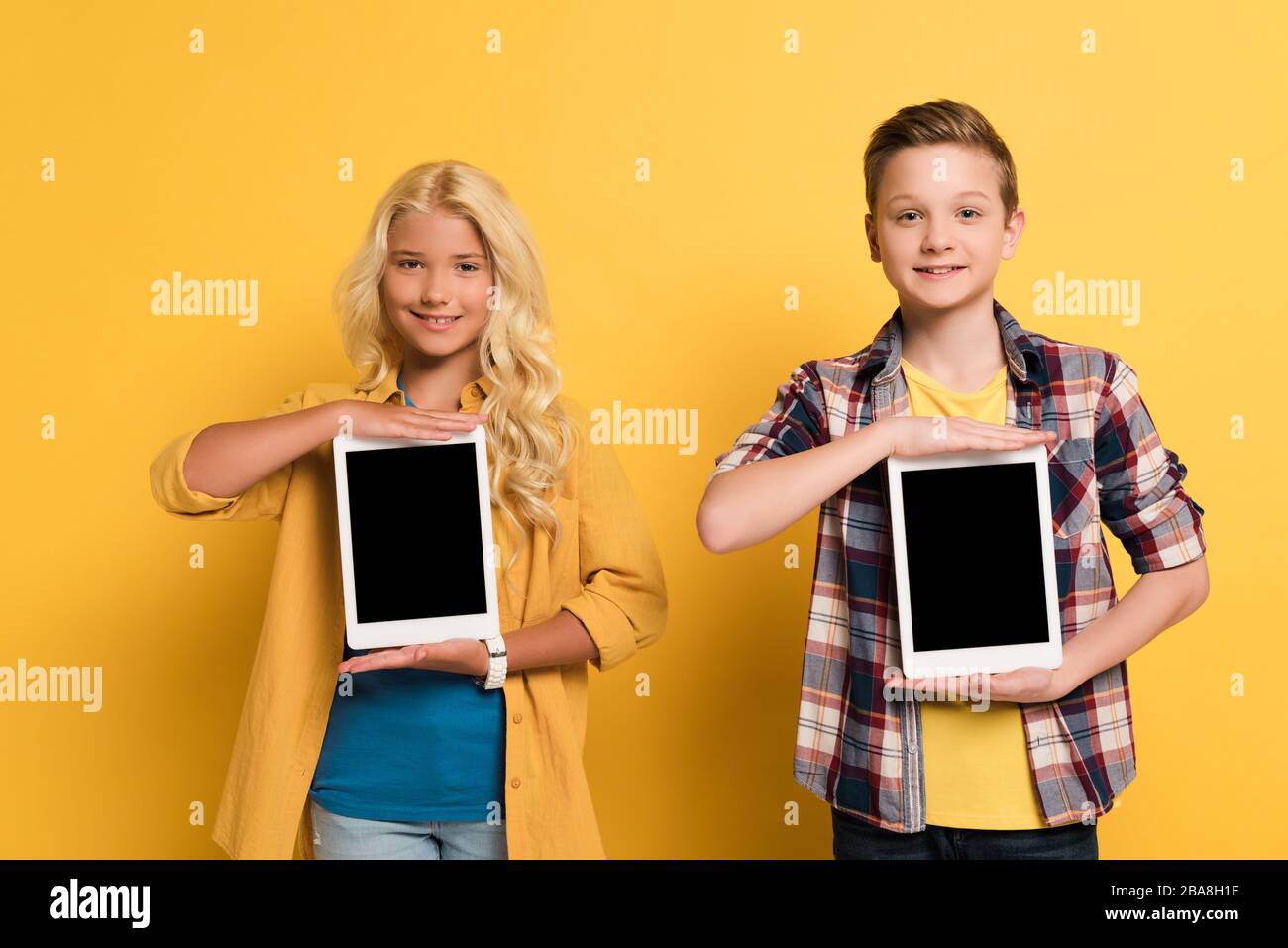 Kids glasses on tablets hi-res stock photography and images - Alamy