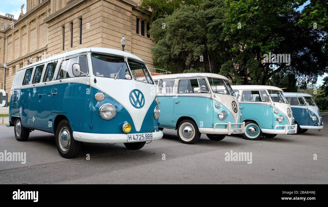 Volkswagen transporter camper van hi-res stock photography and images ...