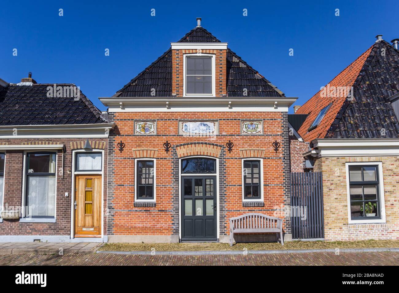 Dutch house red brick hi-res stock photography and images - Alamy