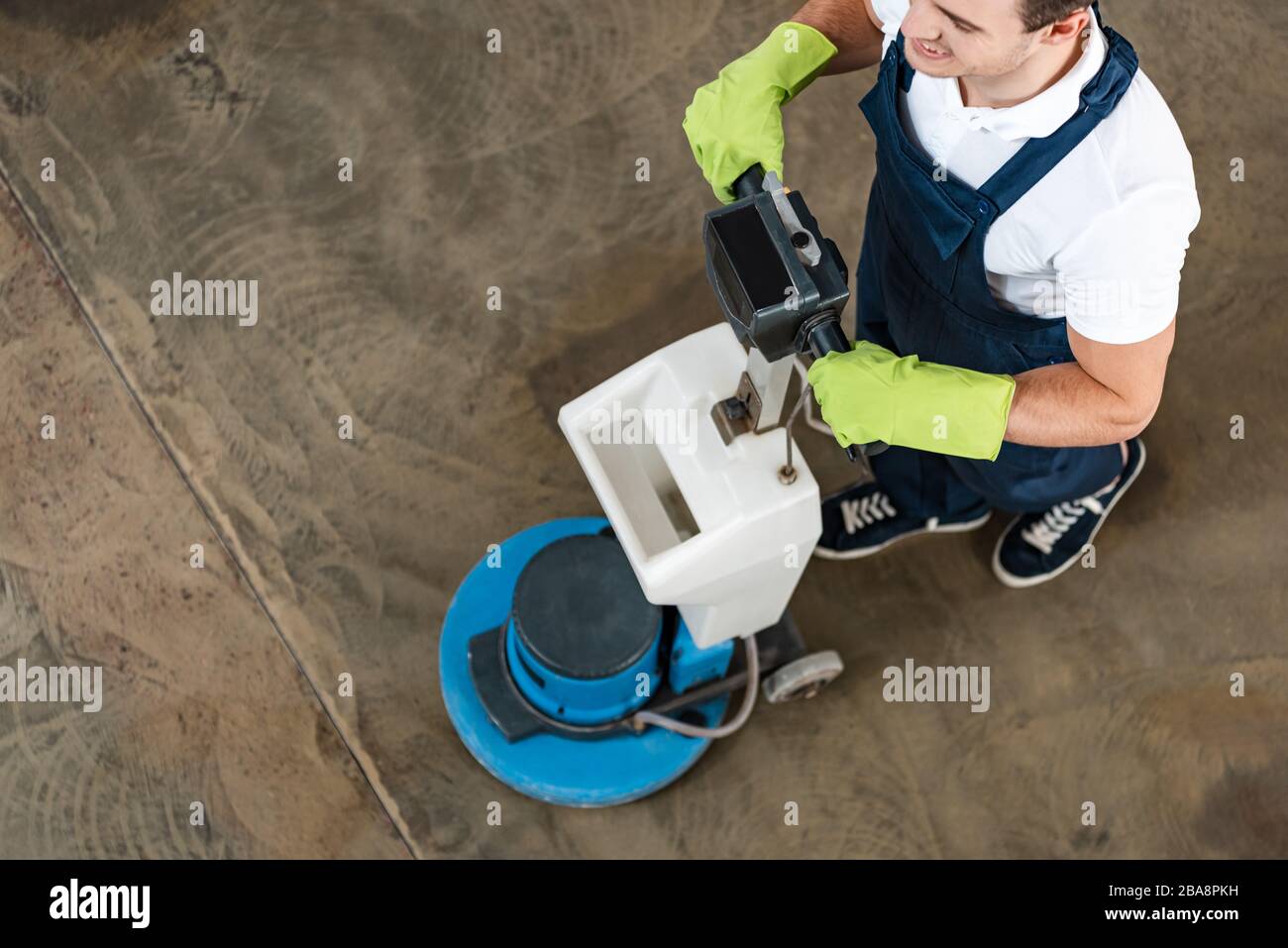 Overhead cleaning hi-res stock photography and images - Alamy
