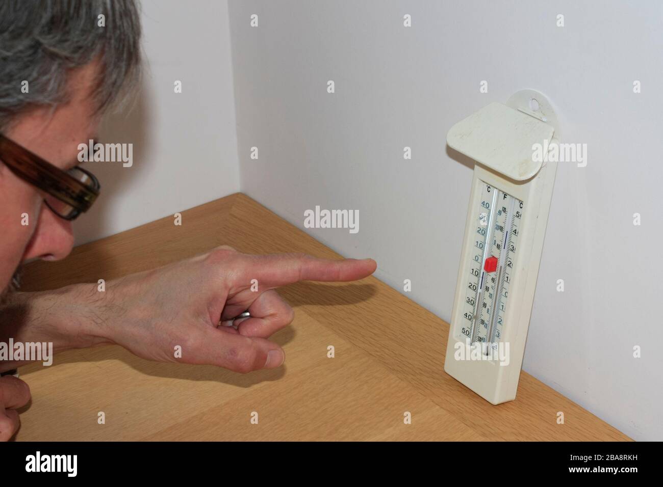 Reading a thermometer hi-res stock photography and images - Alamy