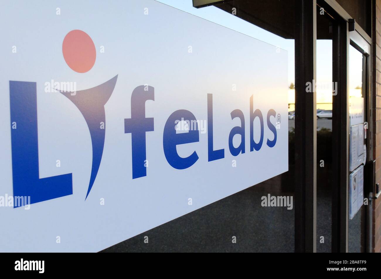 Lifelabs hi-res stock photography and images - Alamy