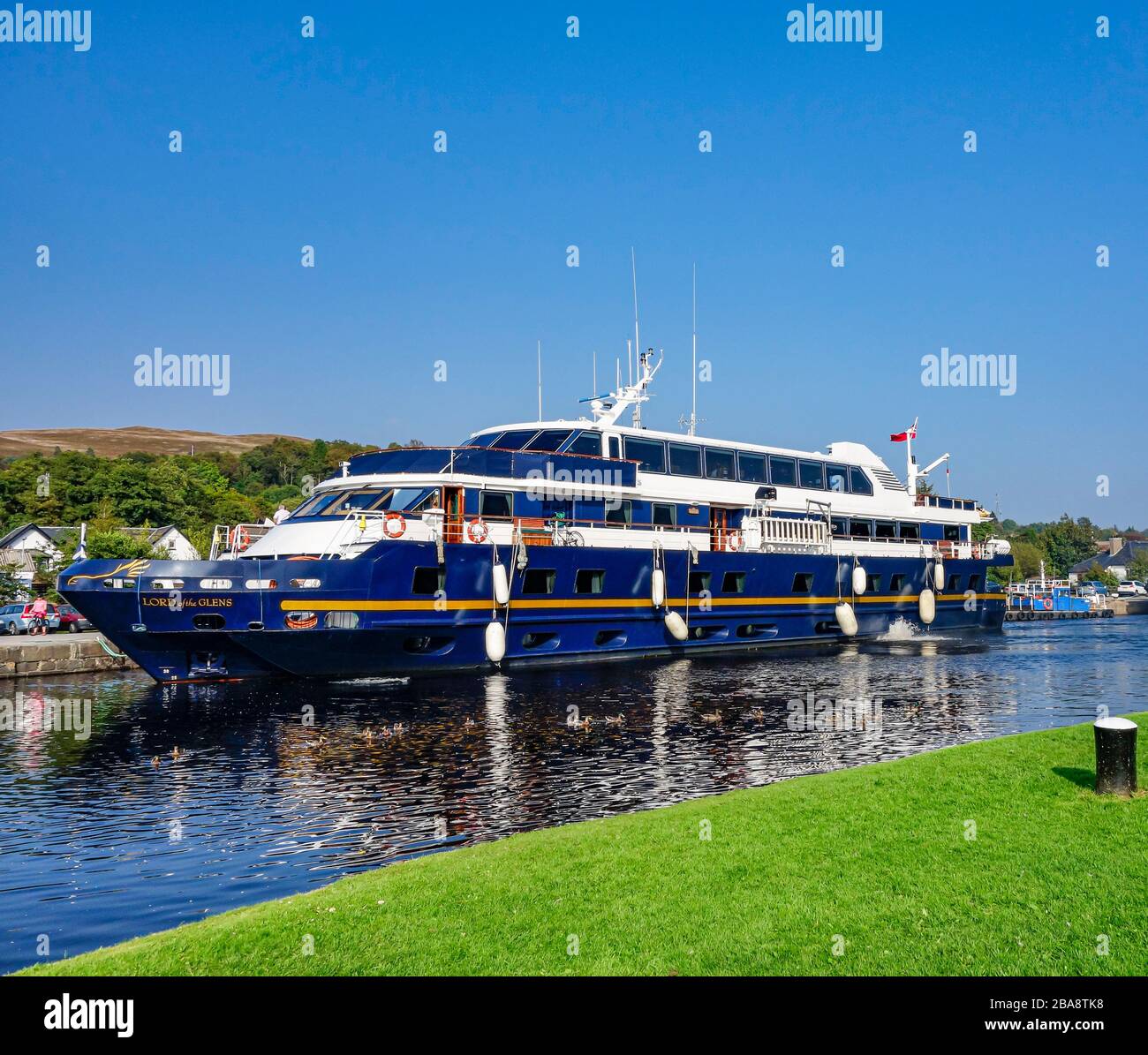 Caledonian canal cruise ship hi-res stock photography and images - Alamy