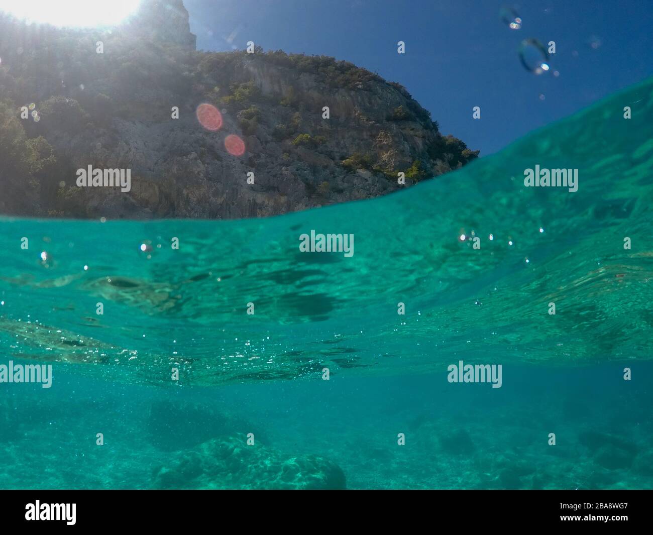 Under the sea wallpaper split hi-res stock photography and images - Alamy
