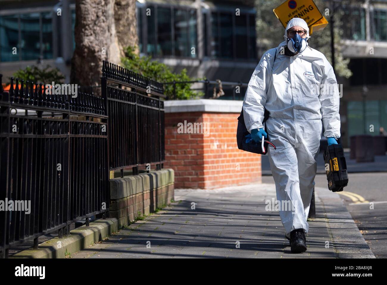 Boris johnson wearing a mask hi-res stock photography and images - Alamy
