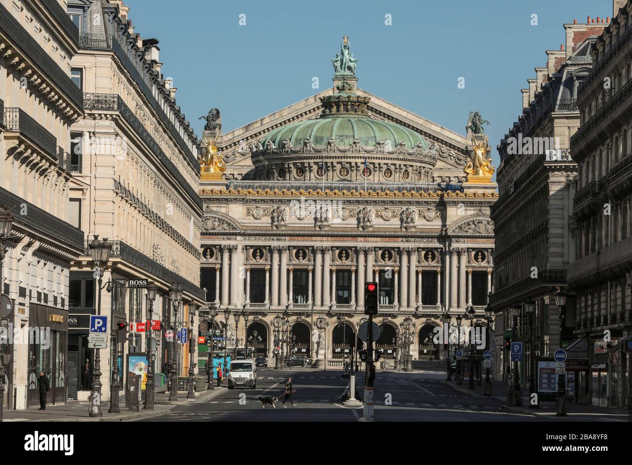 The opera district hi-res stock photography and images - Alamy