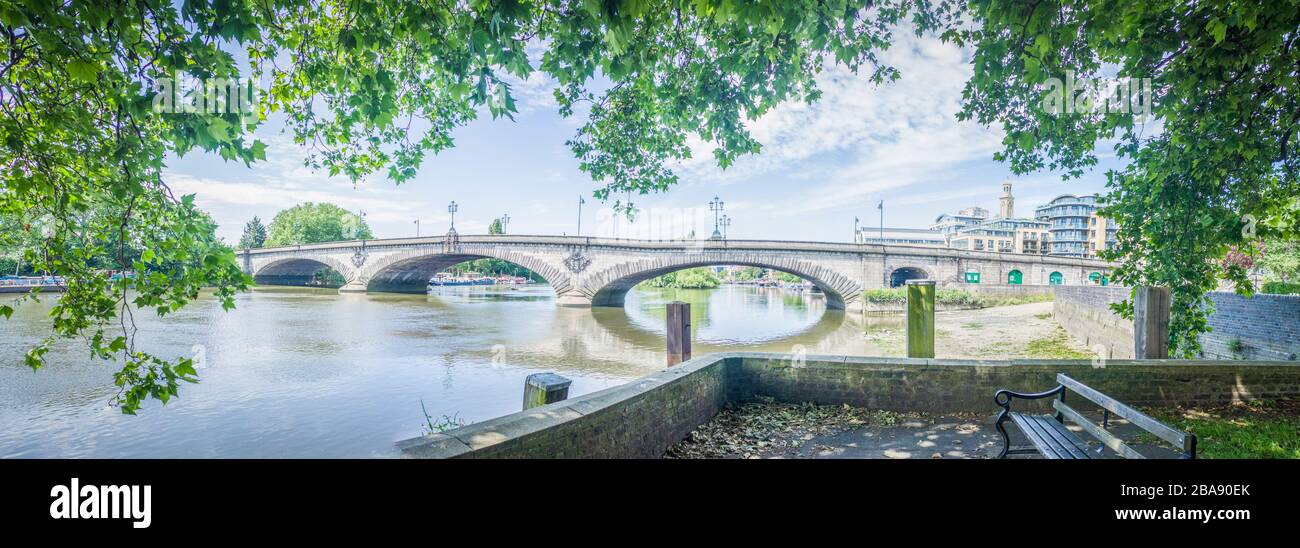 Old kew bridge hi-res stock photography and images - Alamy