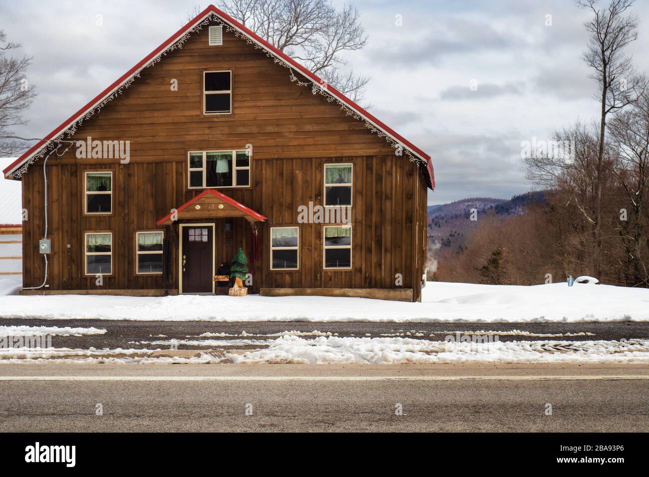 Rustic, remote cabin in the Adirondack Mountain range, New York state ...