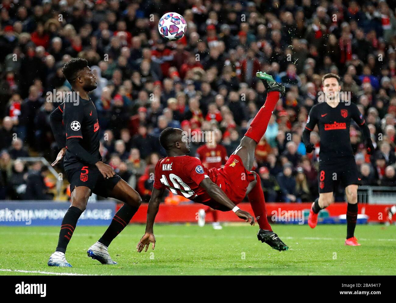 Liverpool's Sadio Mane attempts a bicycle kick Stock Photo - Alamy