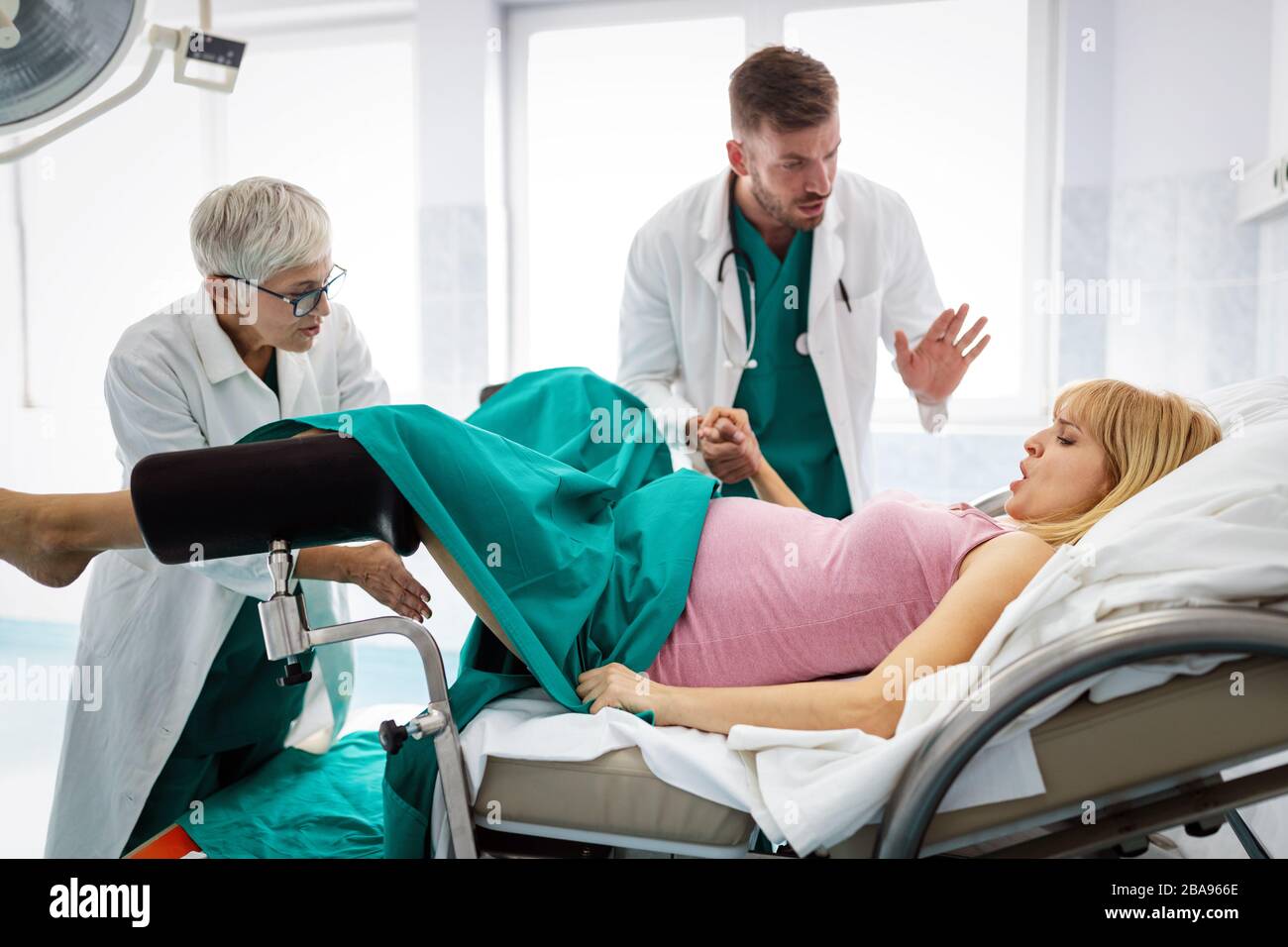 Pregnant woman hospital labour hi-res stock photography and images - Alamy