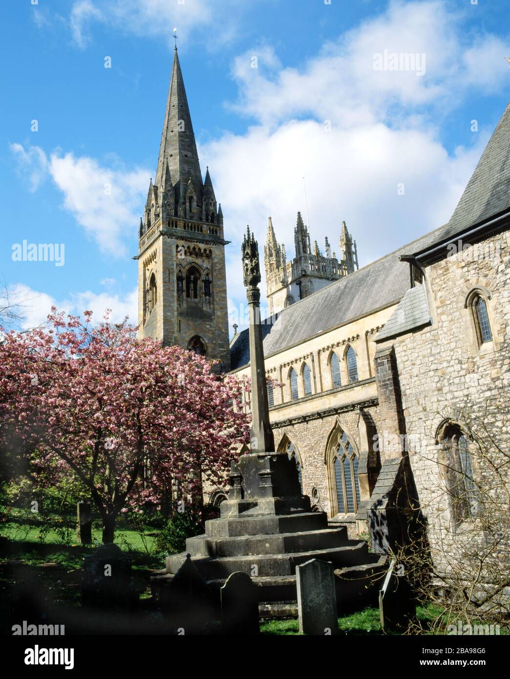 Cardiff cathedral church hi-res stock photography and images - Alamy