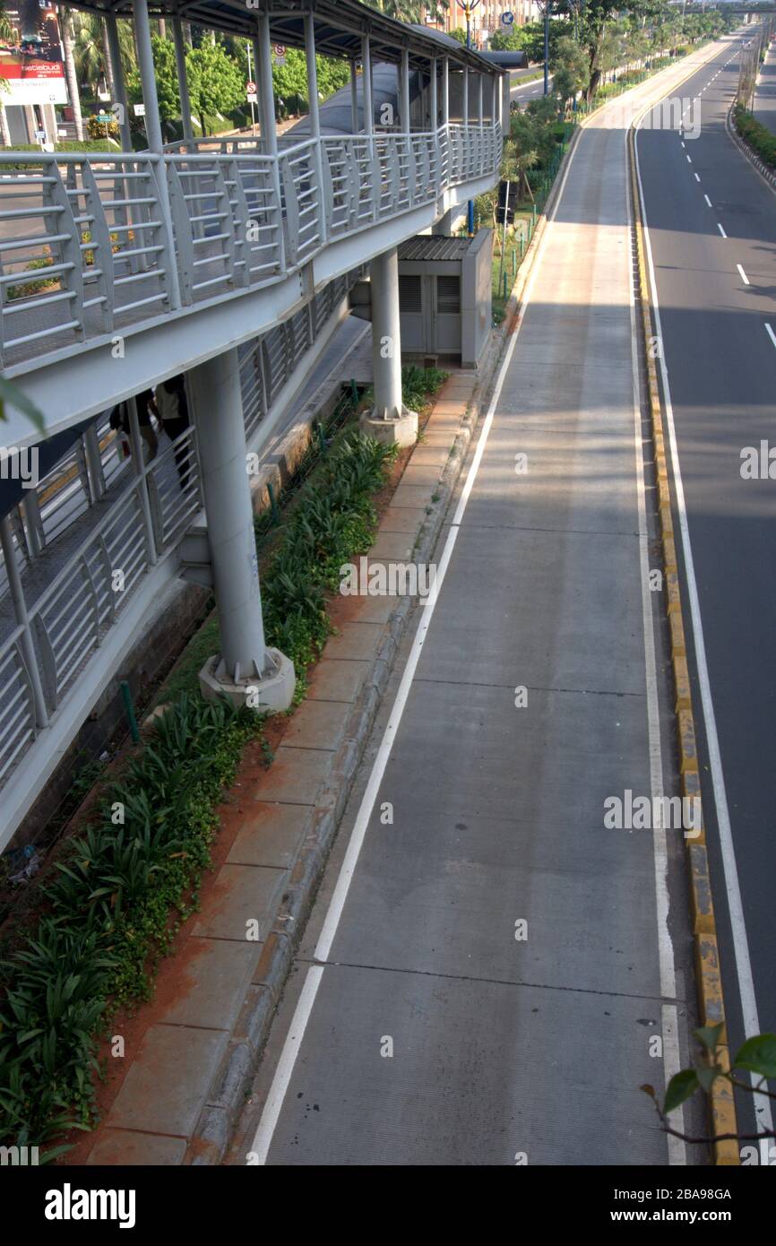 Bus station platform hi-res stock photography and images - Alamy